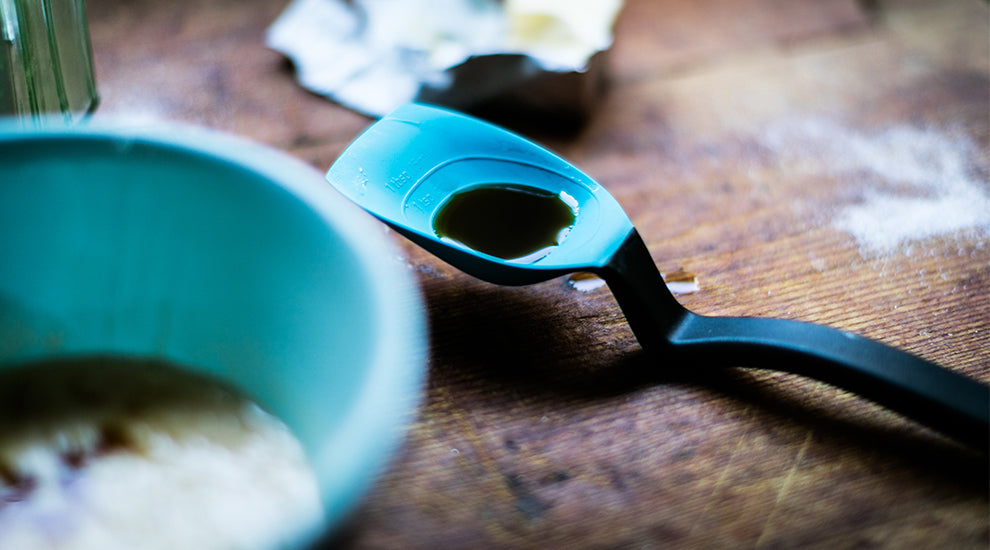 Supoon, Assorted Colors, Sold Individually | Common Housefly